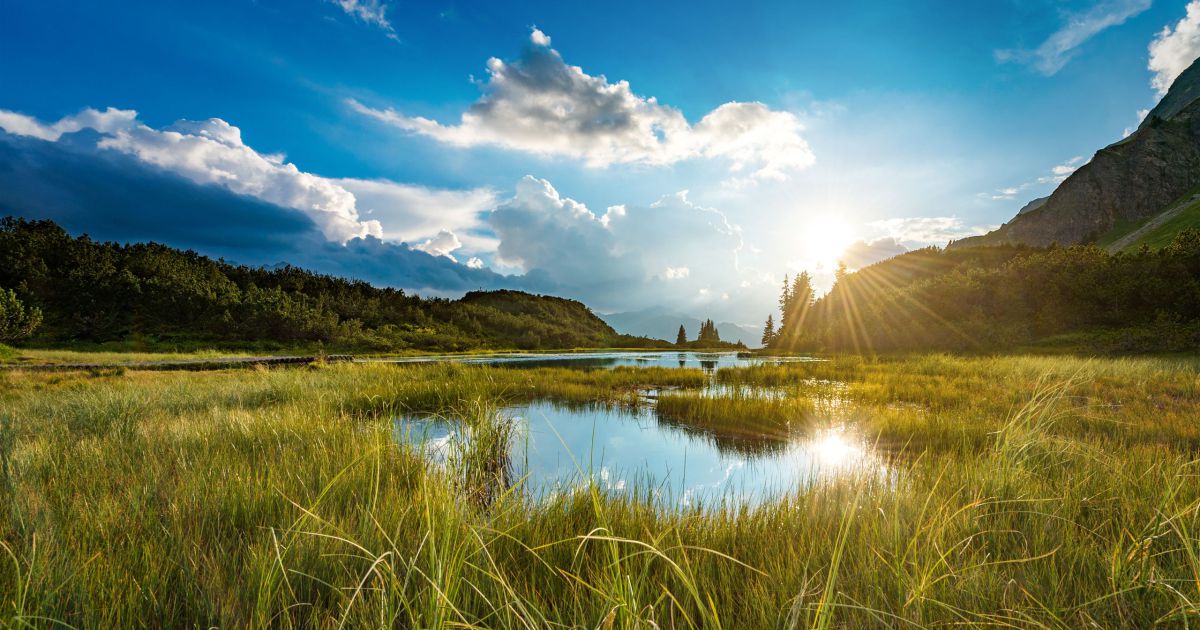 Earth, Water and Air As Natural Heat Sources